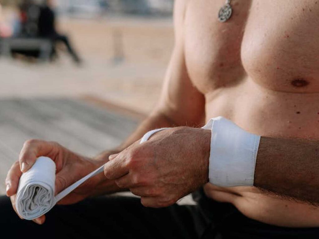 6 Best Lower Chest Exercises